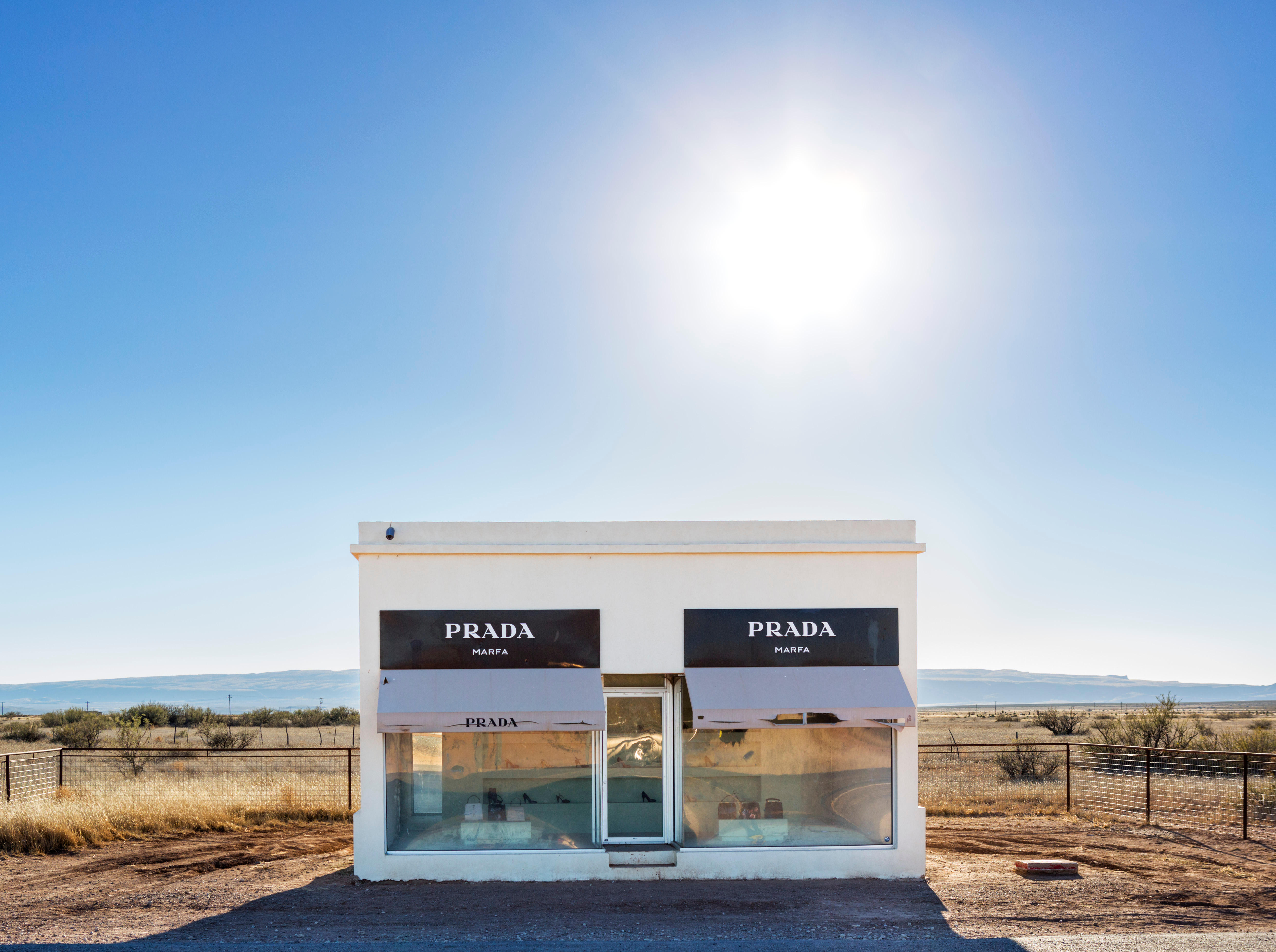 Prada Marfa - Pickawall