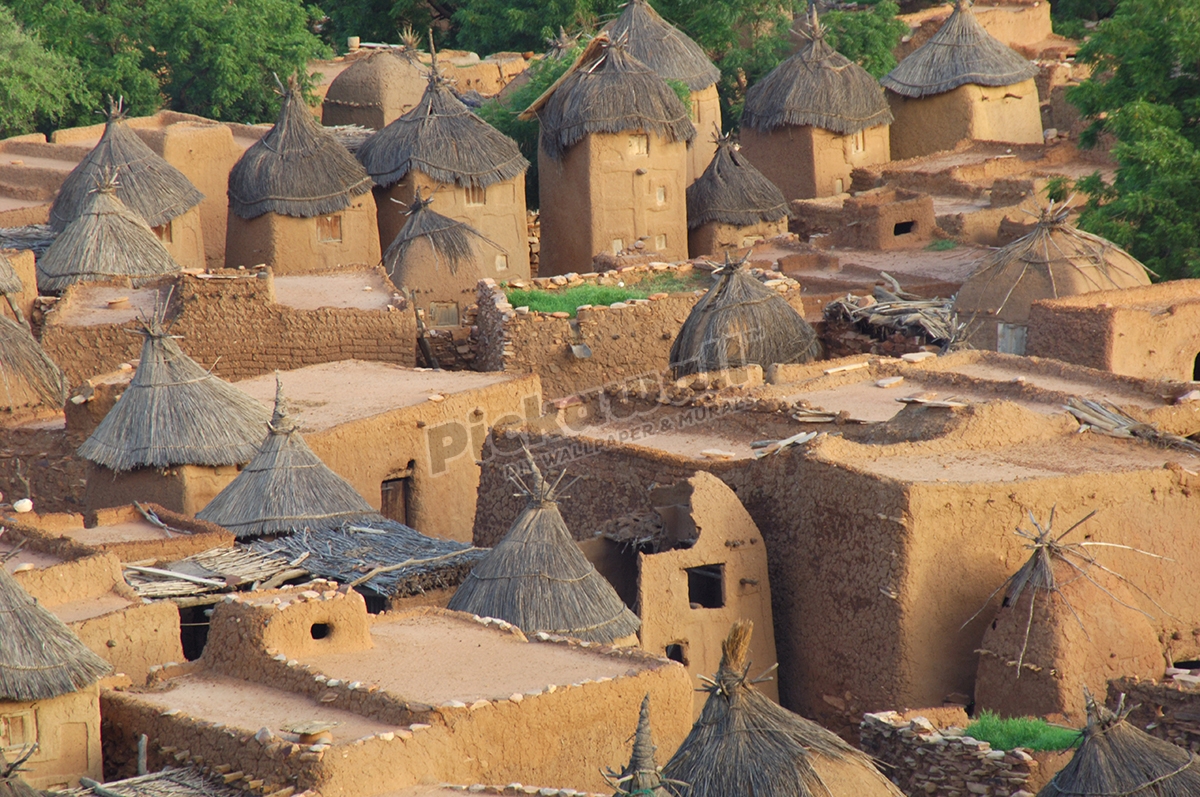 Traditional old clay houses - Pickawall